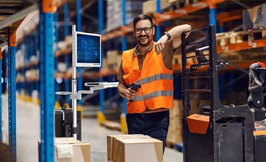 Streamlining Warehouses with Mobile Computer Carts - Sallas